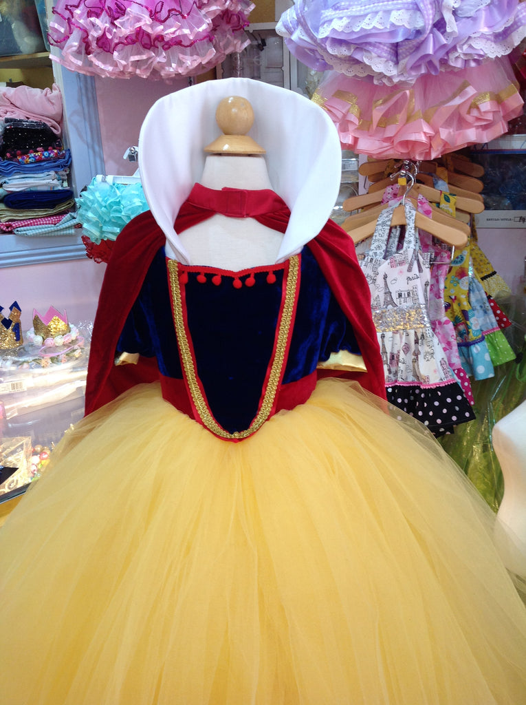 Snow White Inspired Outfits